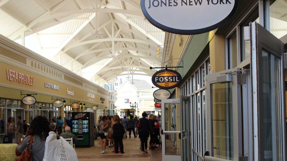 Images: Outlet Shoppes of the Bluegrass grand opening
