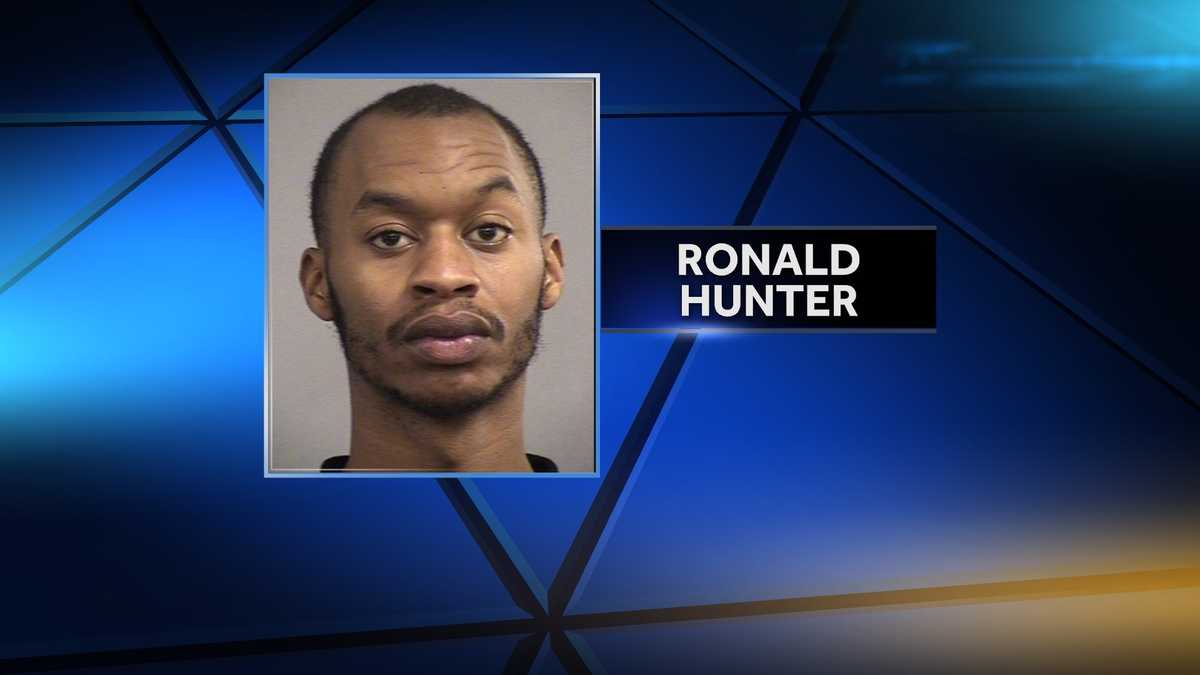 Man charged with escape after fleeing courtroom Man charged with escape after fleeing courtroom