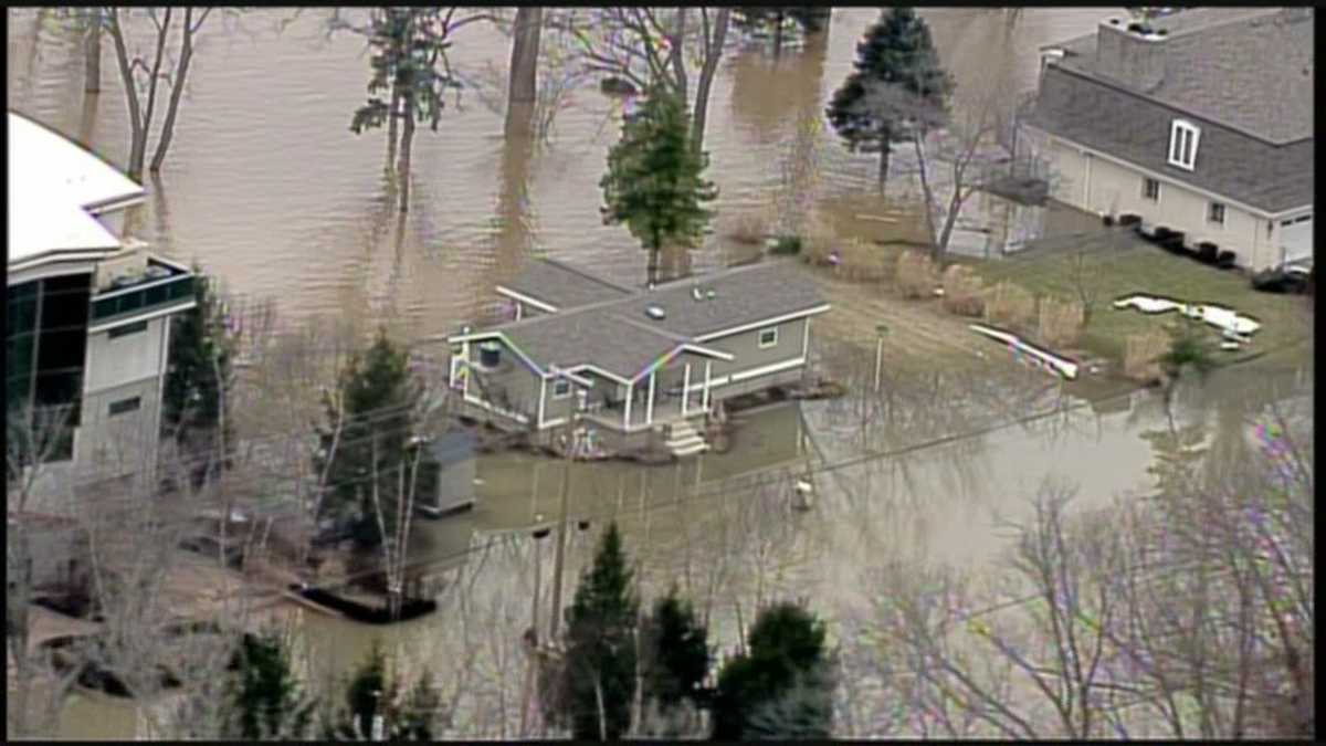 Rainy weather causes flooding concerns, road closures Rainy weather causes flooding concerns, road closures