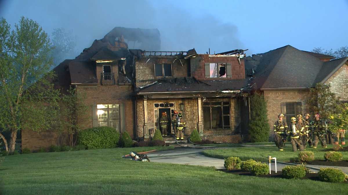 Fire breaks out on School House Lane in Oldham County
