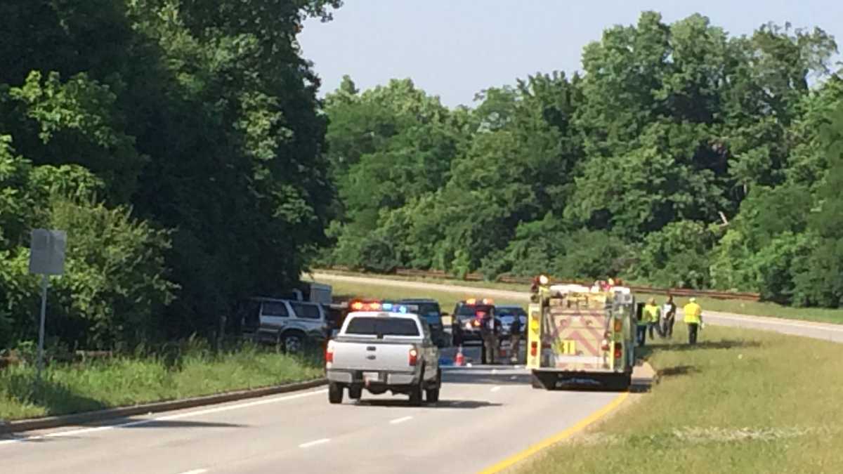Images: Man killed in crash on Hurstbourne Parkway