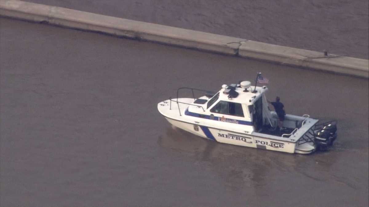 Images from rescue, recovery after pontoon boat capsizes