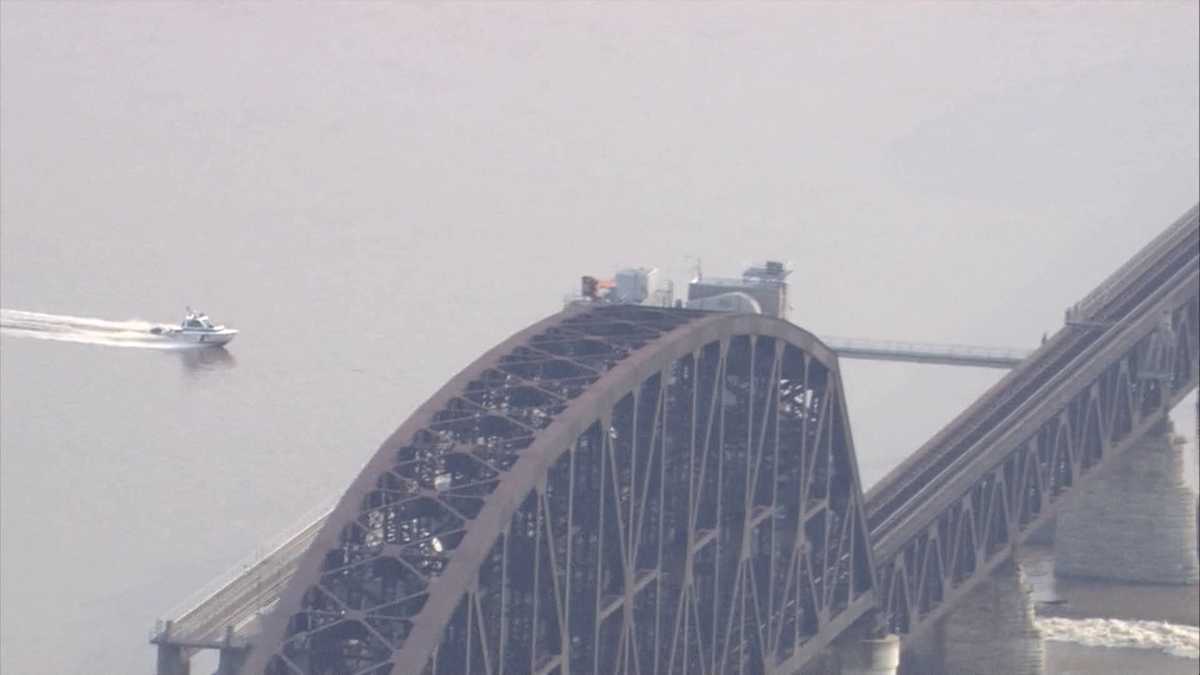 Images from rescue, recovery after pontoon boat capsizes