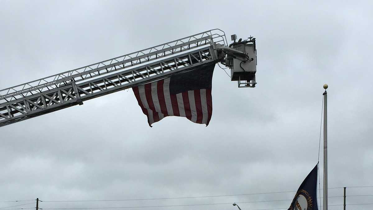 Images: Community rallies to support Officer Daniel Ellis