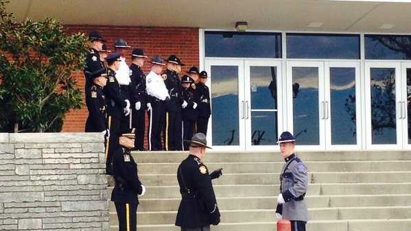 Images: Community rallies to support Officer Daniel Ellis