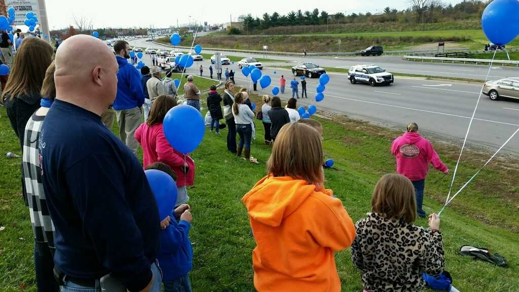 Images: Community rallies to support Officer Daniel Ellis