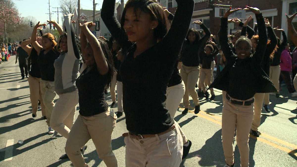 Photos: 2016 Easter Parade on Frankfort Avenue