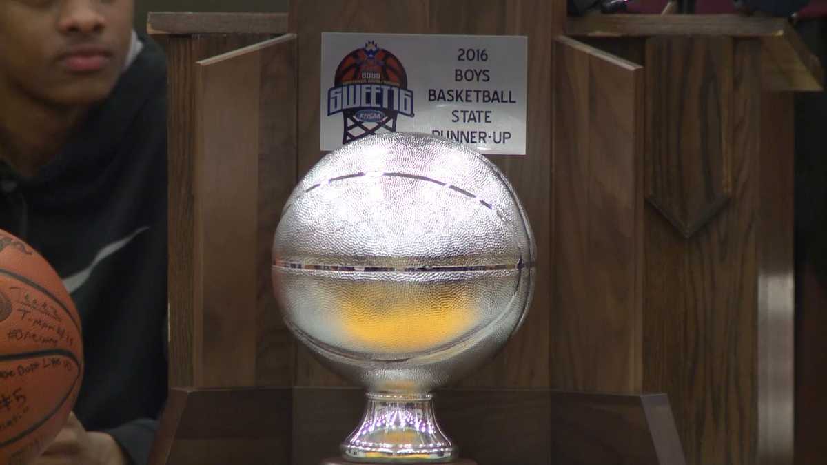 Doss celebrates basketball team's state runner-up finish