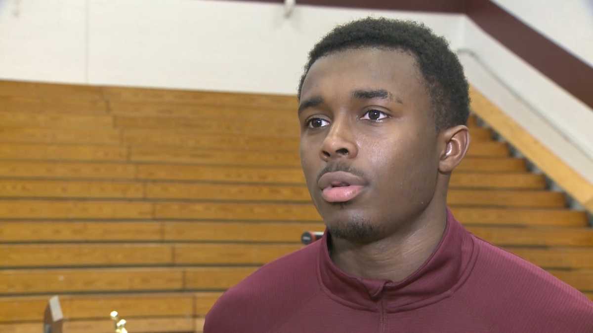 IMAGES: Doss rallies around state runner up basketball team