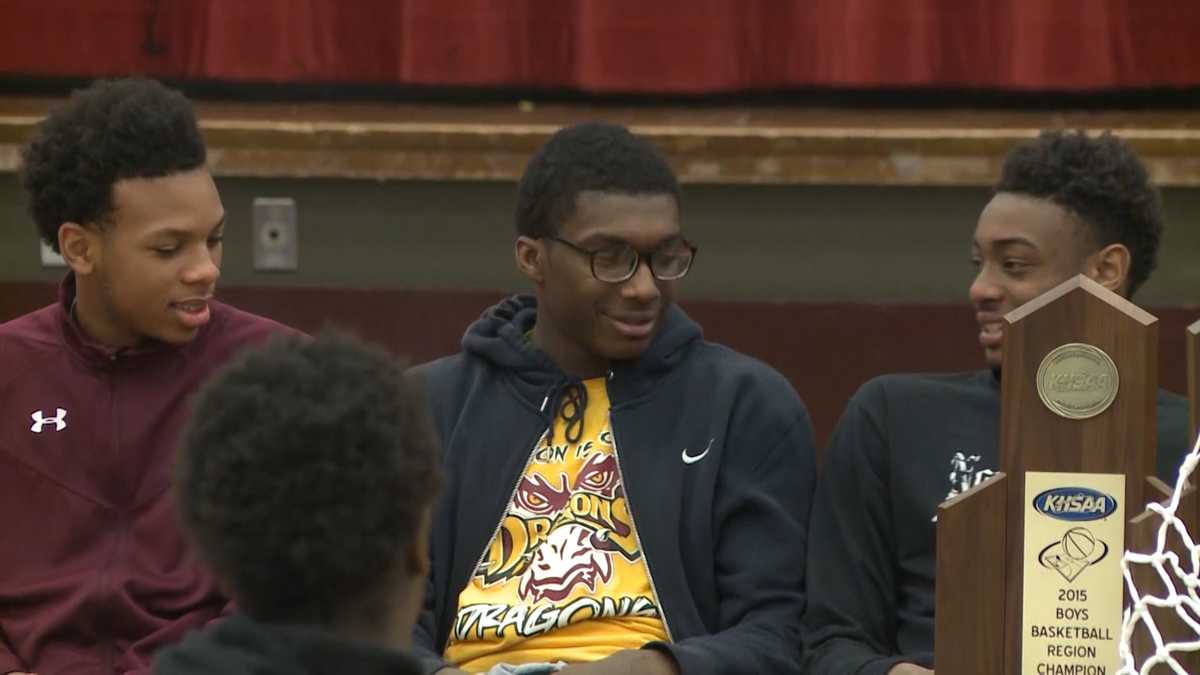 IMAGES: Doss rallies around state runner up basketball team
