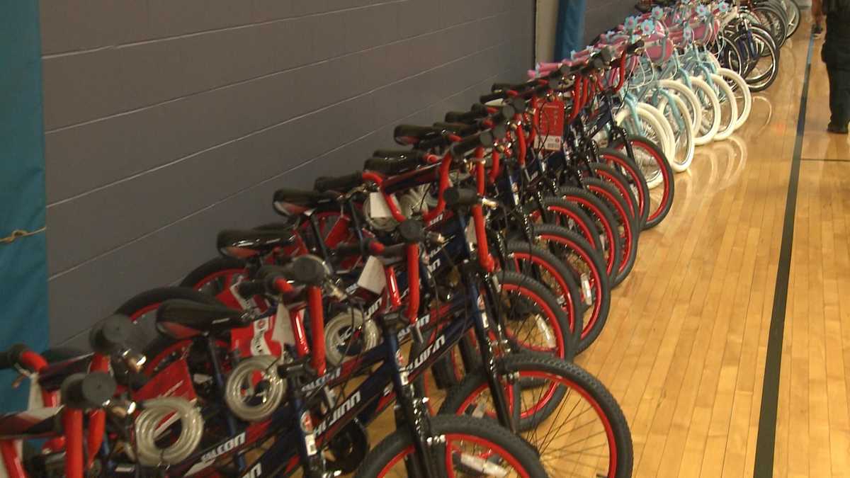 100 Schwinn bikes given to children in honor of Muhammad Ali