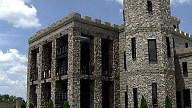 Take look inside Kentucky's mystery castle