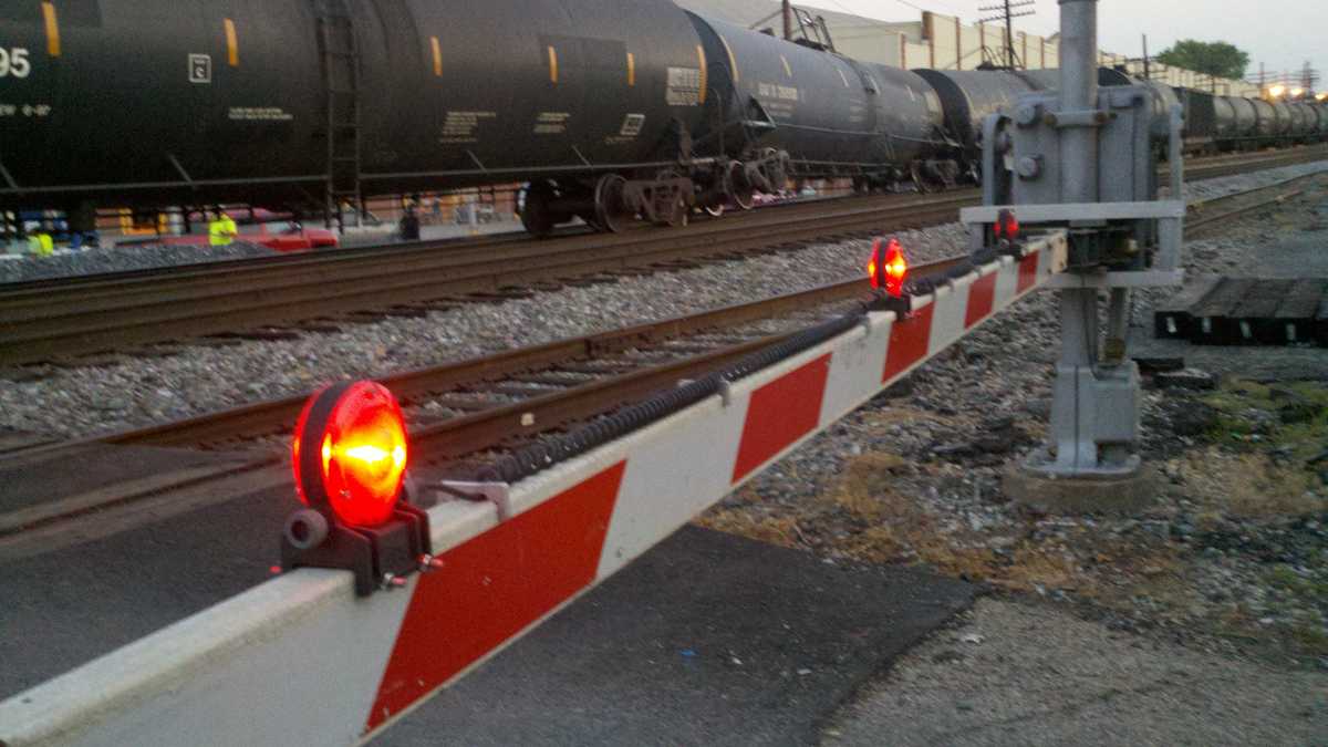 Train derailment ties up traffic for several hours