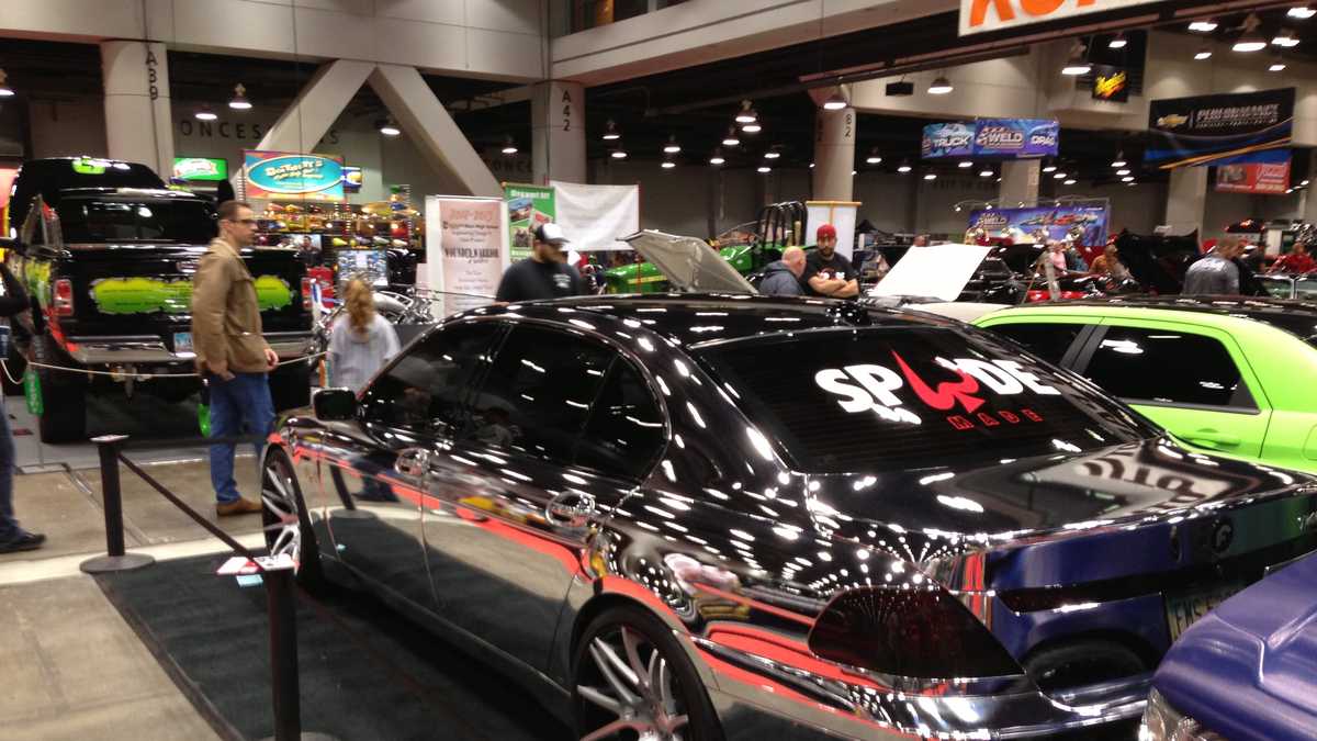 SLIDESHOW: Cavalcade of Customs car show