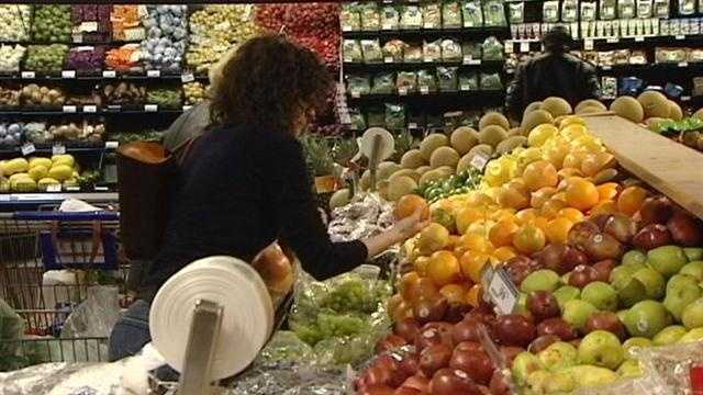 Shoppers look closely at Kroger's 'new low prices'