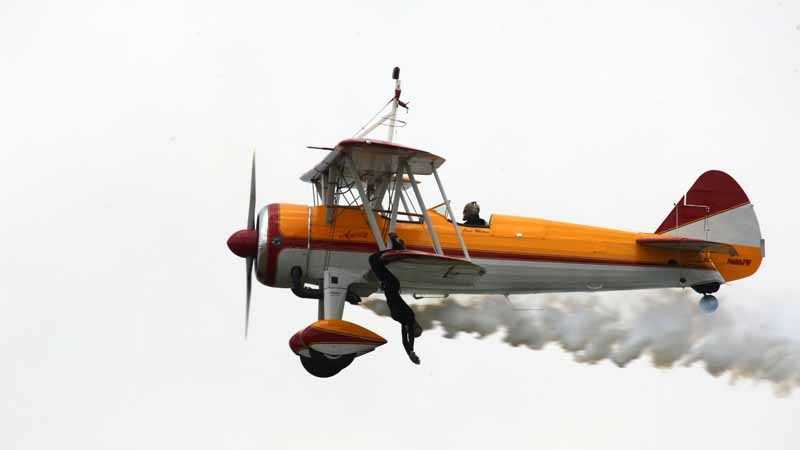 Wing walker performance photos before fatal crash