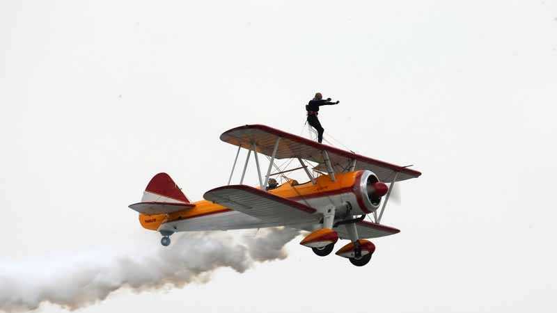 Wing walker performance photos before fatal crash