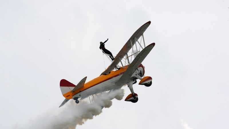 Wing walker performance photos before fatal crash