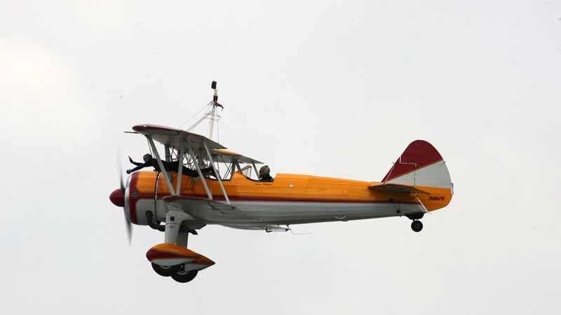 Wing walker performance photos before fatal crash