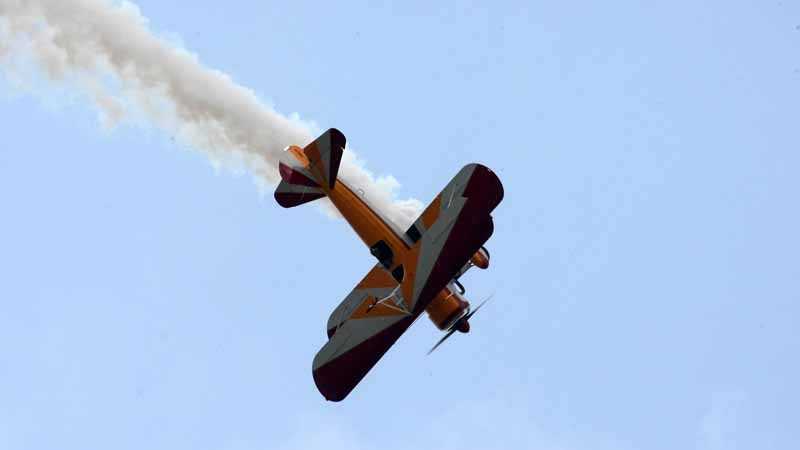 Wing walker performance photos before fatal crash