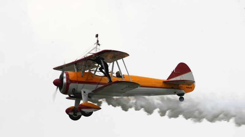 Wing walker performance photos before fatal crash