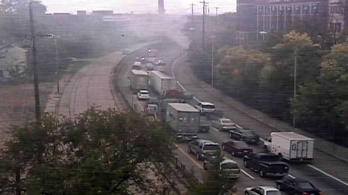 Recycling truck's engine catches fire on SB I-75 at Lockland split