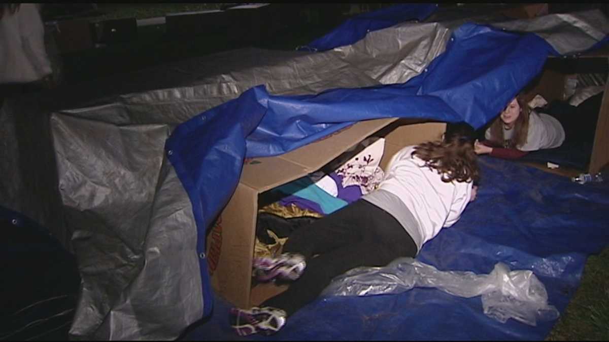 High school students sleep outside to raise homelessness awareness
