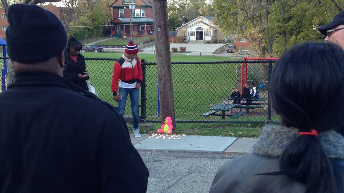 Images: Vigil for Trevaughn Everett