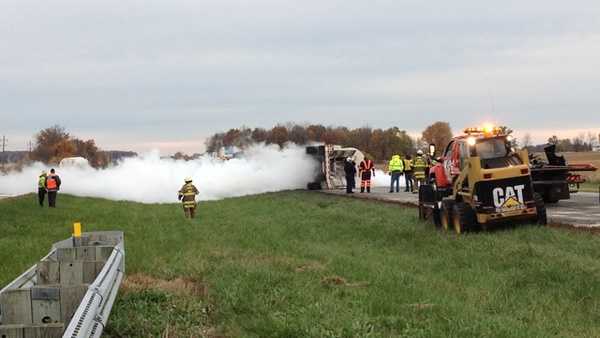 Crash, liquid nitrogen spill closes I-75 north of Dayton
