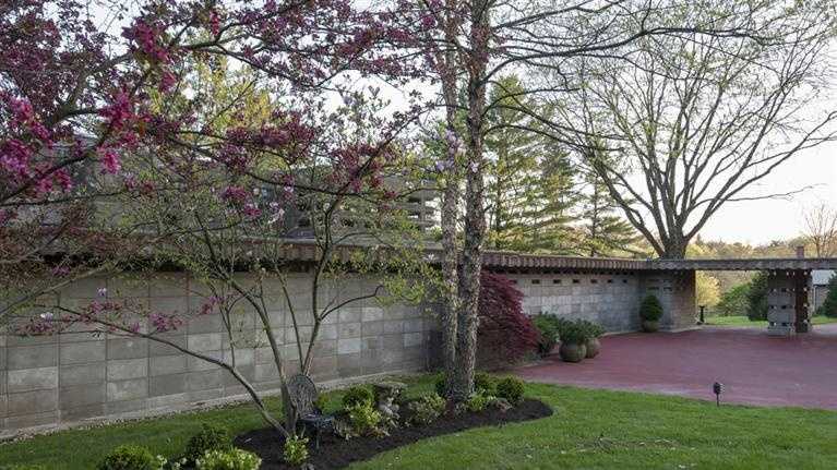 Tour the unique Frank Lloyd Wright Gerald B. Tonkens House
