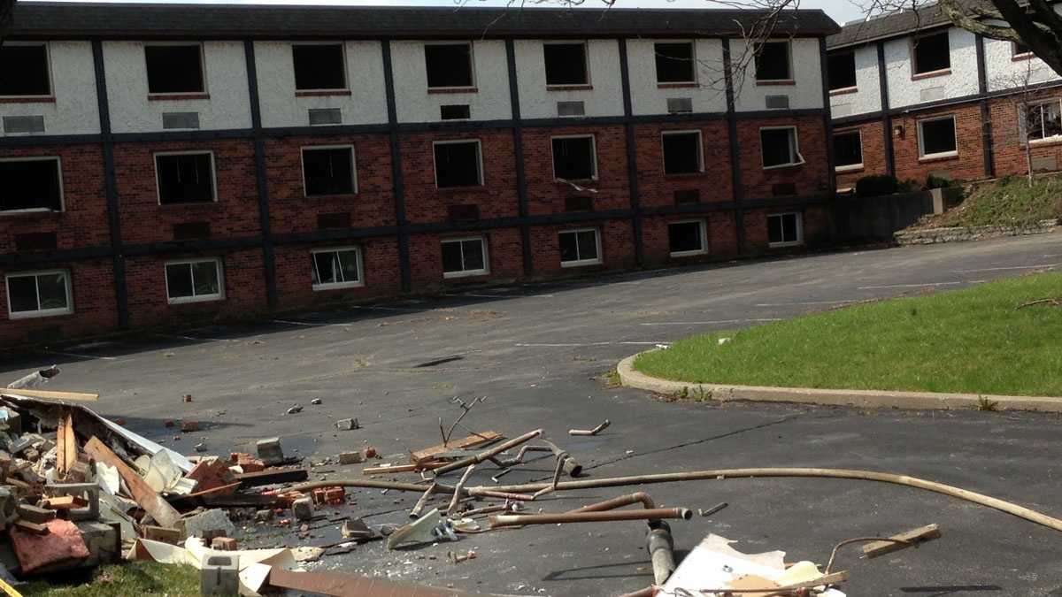 Photos: Crews begin to demolish old Drawbridge Inn