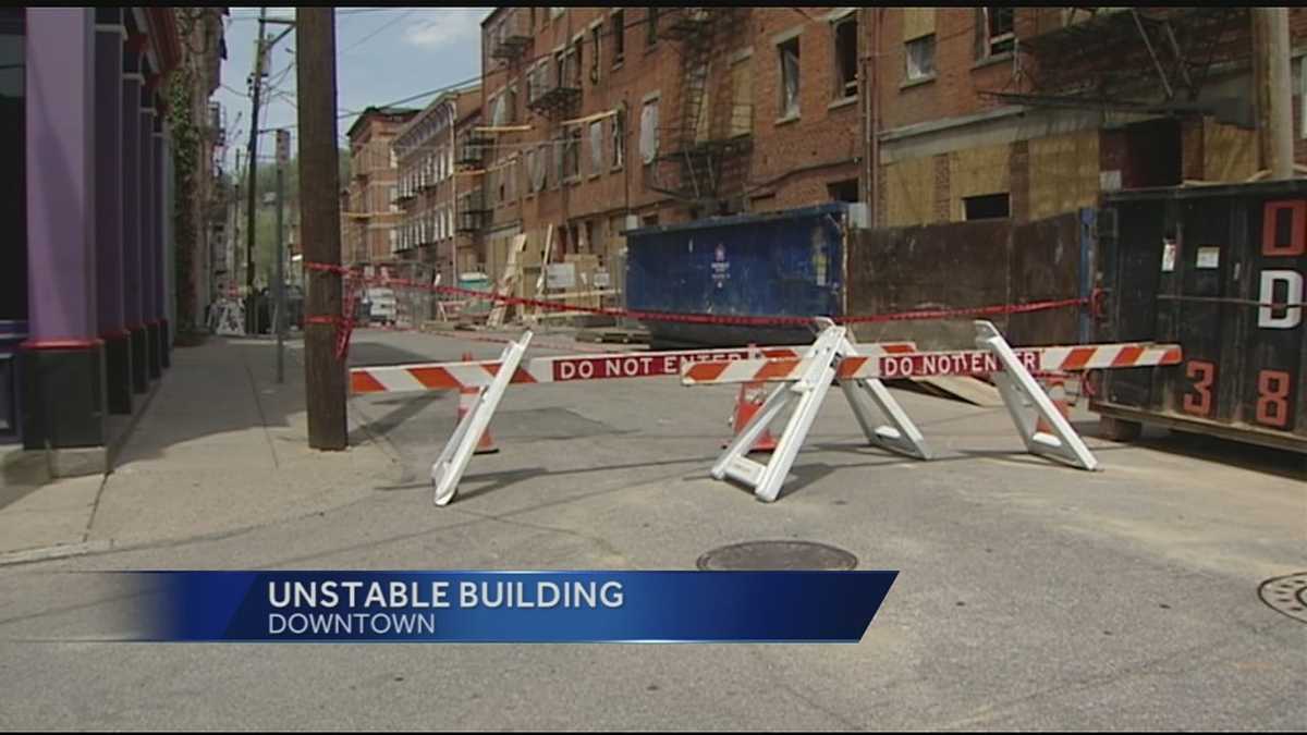 Section of Broadway St. closed due to unstable building