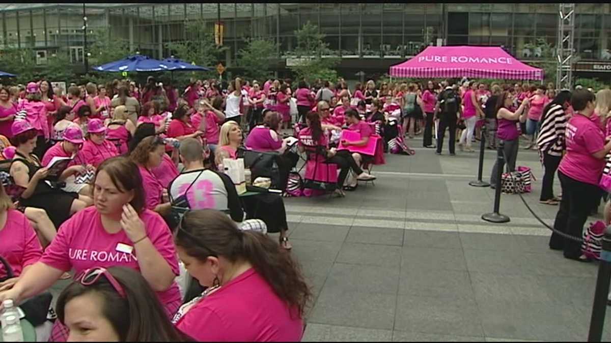 Pure Romance conference draws 4,000 to downtown Cincinnati