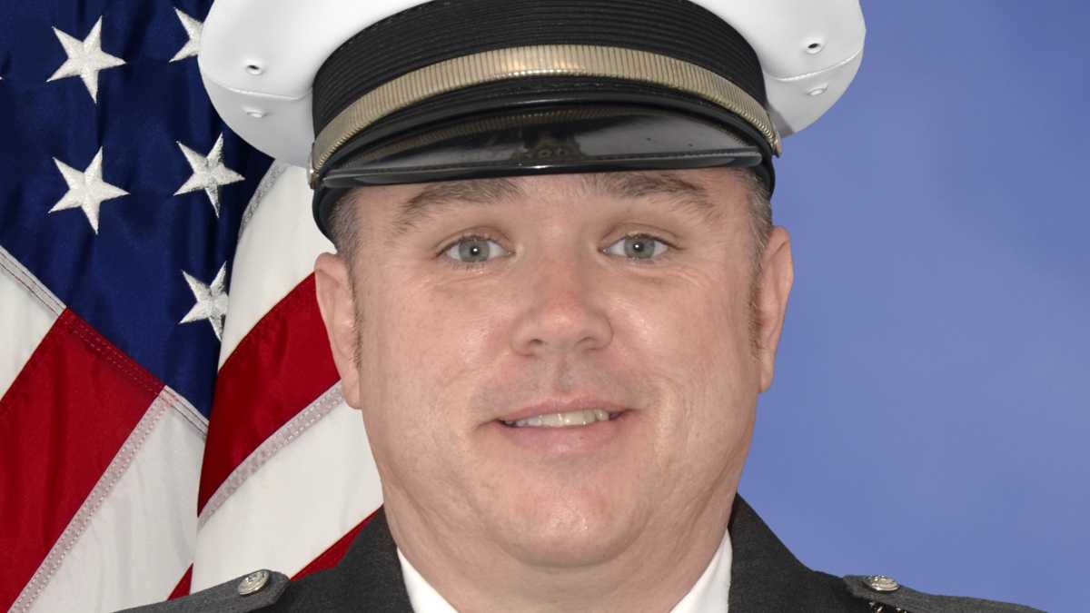 Officer wounded in Hamilton gunfight receives Medal of Valor