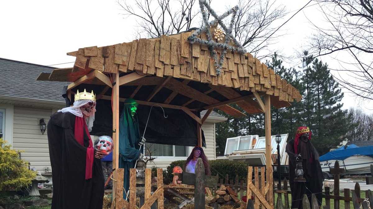 'Zombie Nativity' man challenges Ohio zoning violation case