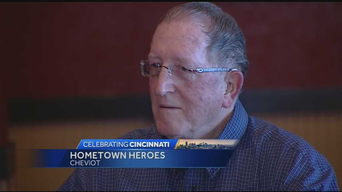 Col. Dean Smittle recognized as an O'Charley's Hometown Hero