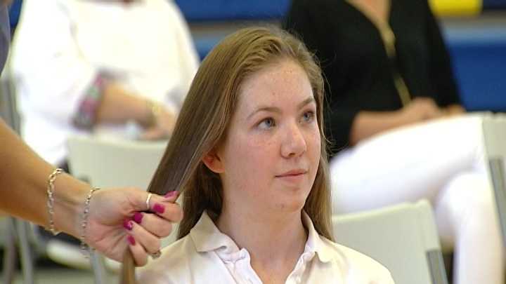 Images: Haircut for cancer event