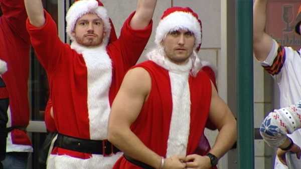 Photos: Cincinnati SantaCon pub crawl