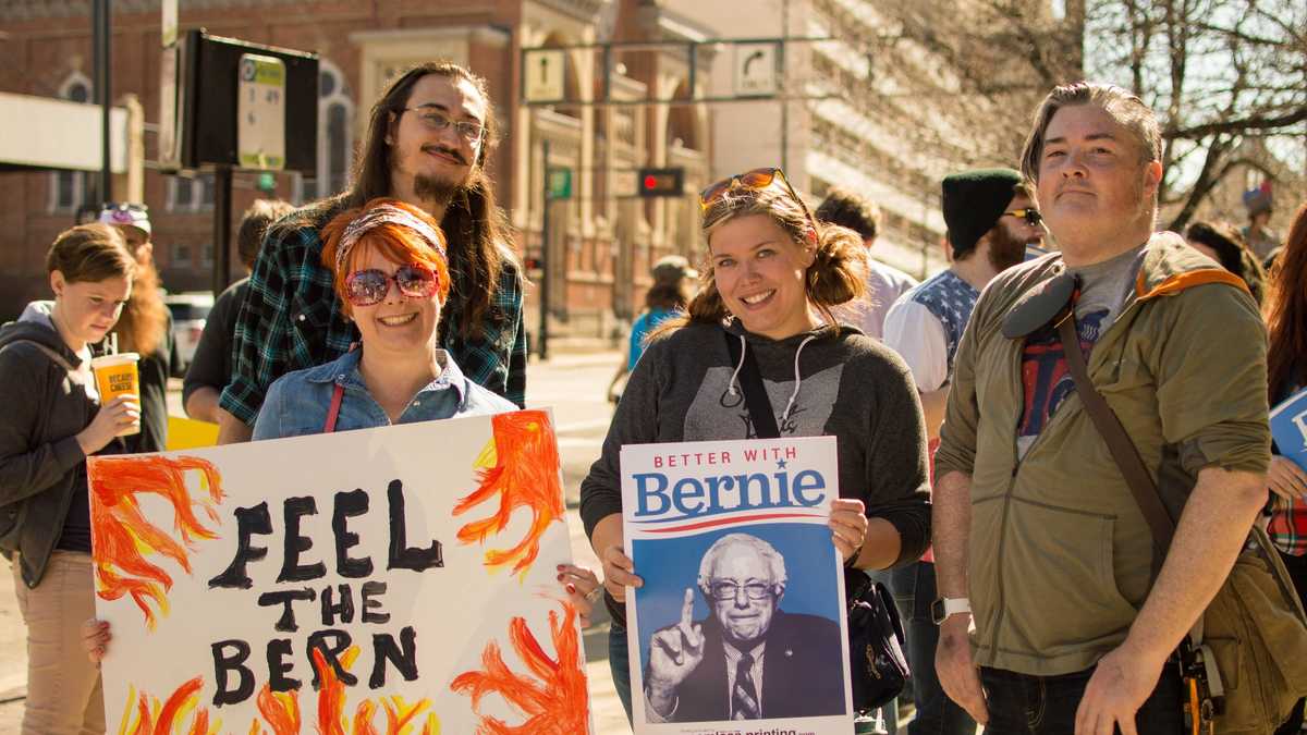 #Movement4Bernie: Sanders supporters march from Cincinnati City Hall