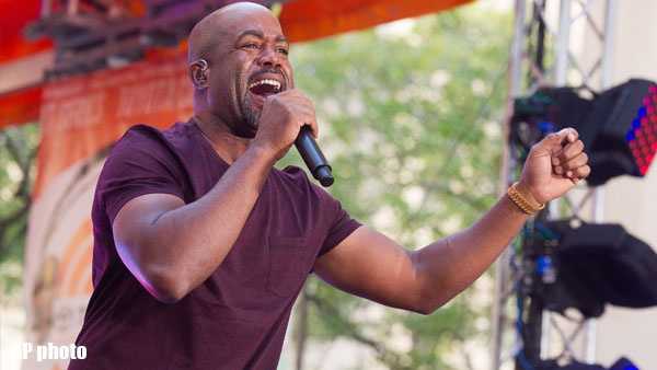 8 celebrities who are Cincinnati Reds fans