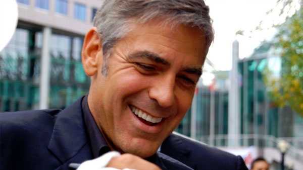 8 celebrities who are Cincinnati Reds fans