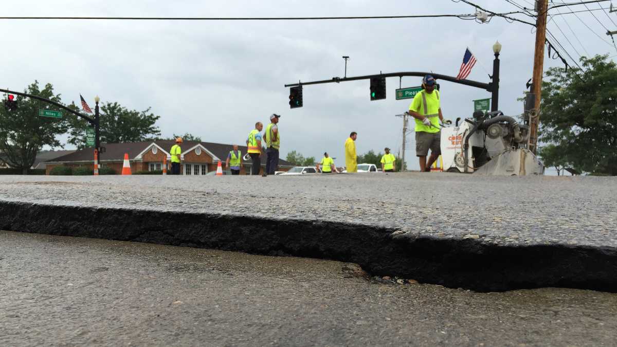 Water main break closes Fairfield intersection