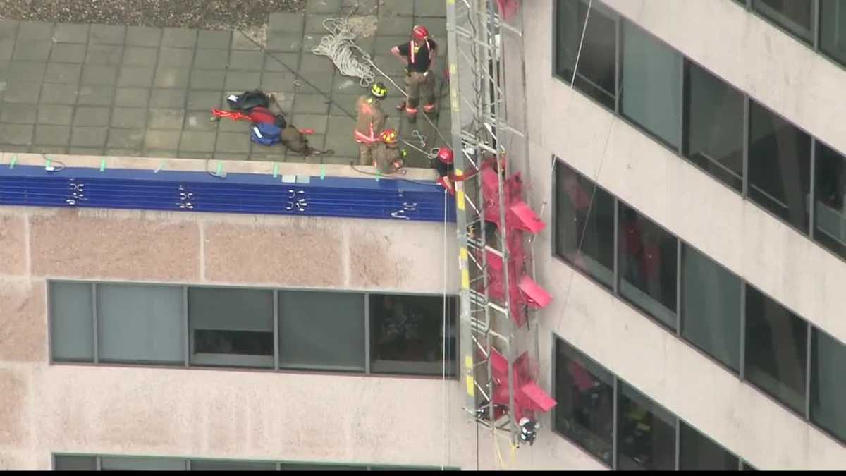 IMAGES: Scaffolding collapses at U.S. Bank Tower