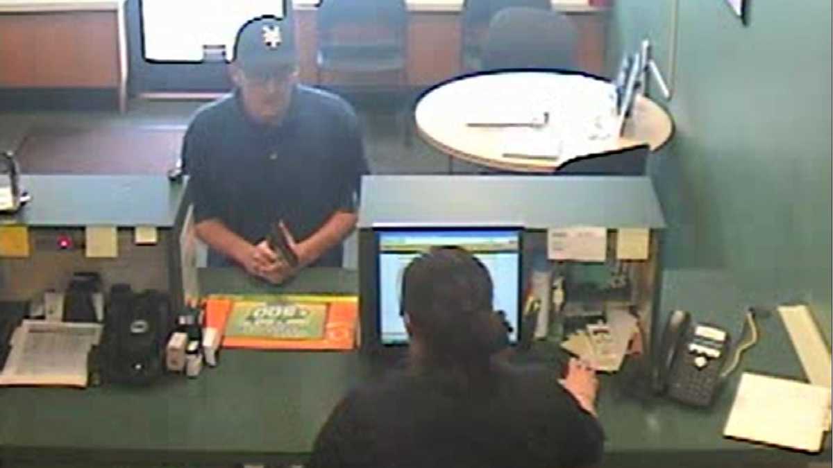 Police seek to ID check-cashing store robber