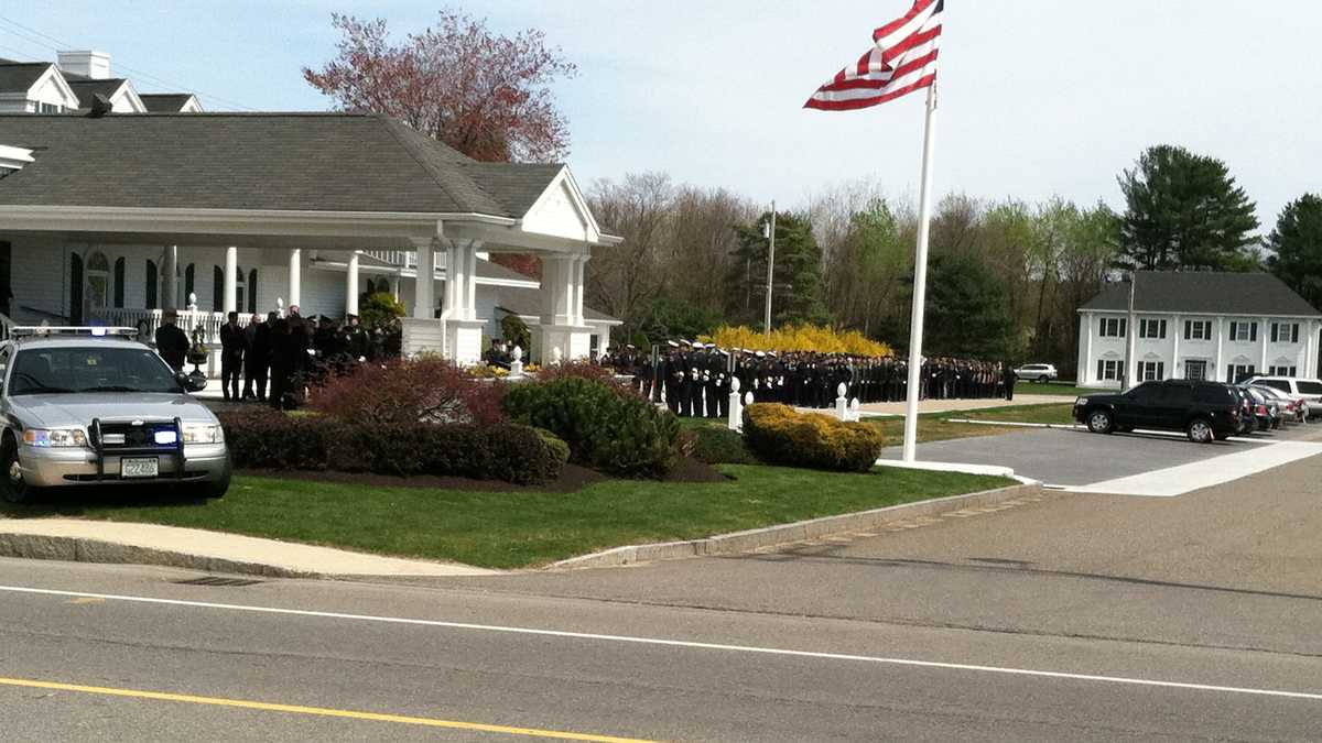Photos: Thousands attend wake for fallen chief