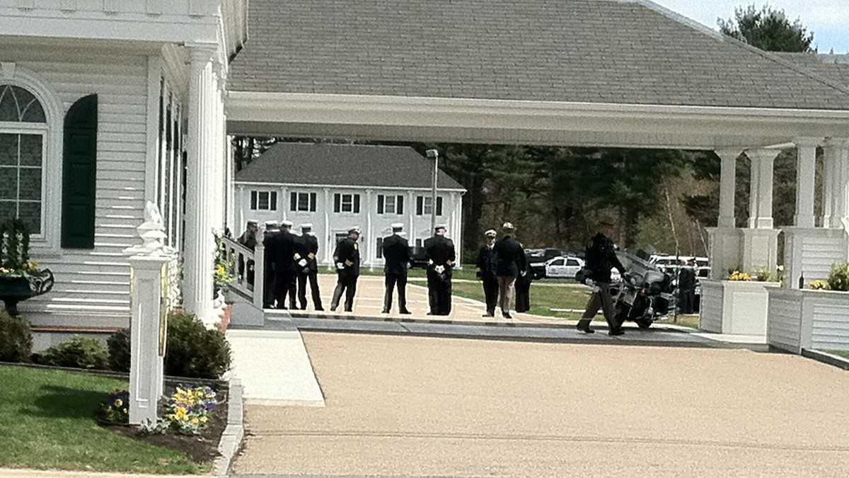 Photos: Thousands attend wake for fallen chief