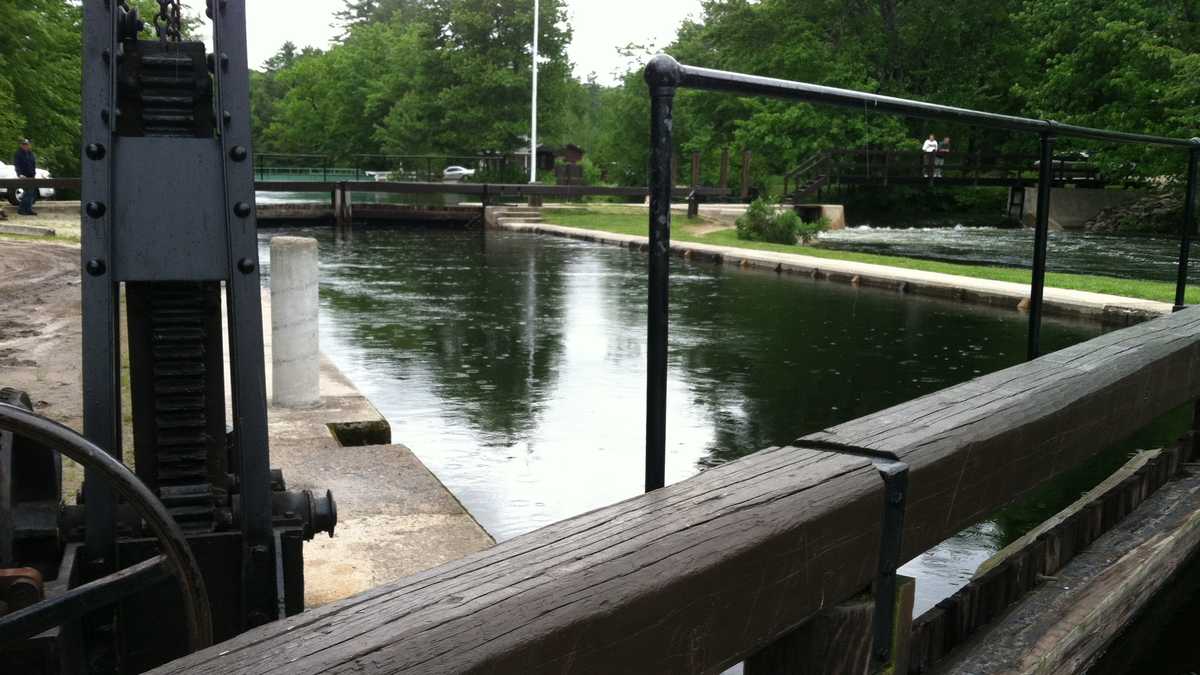 Rising lake levels shut down Songo Locks