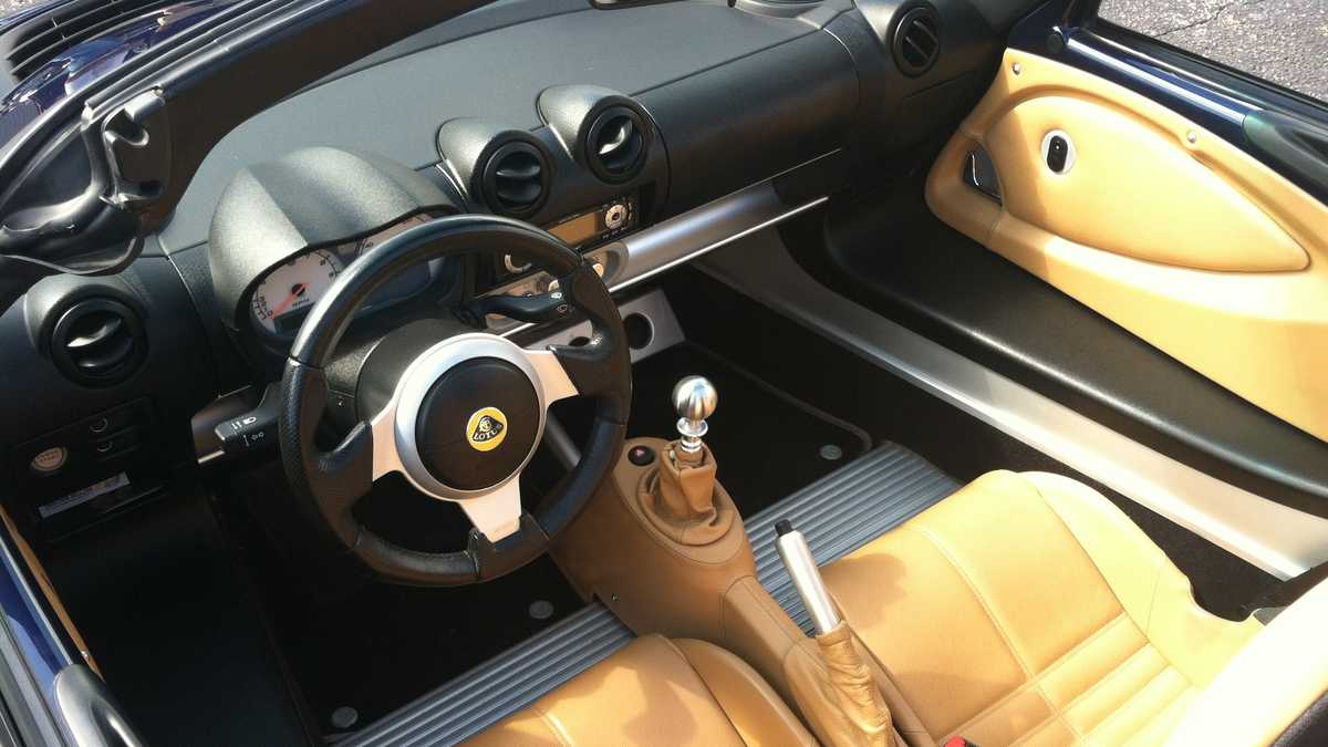 PHOTOS: Toys For Tots Car Show