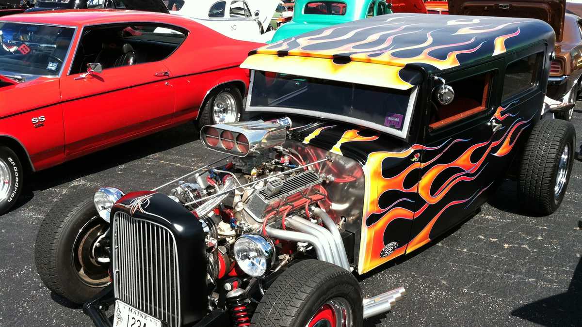 PHOTOS: Toys For Tots Car Show
