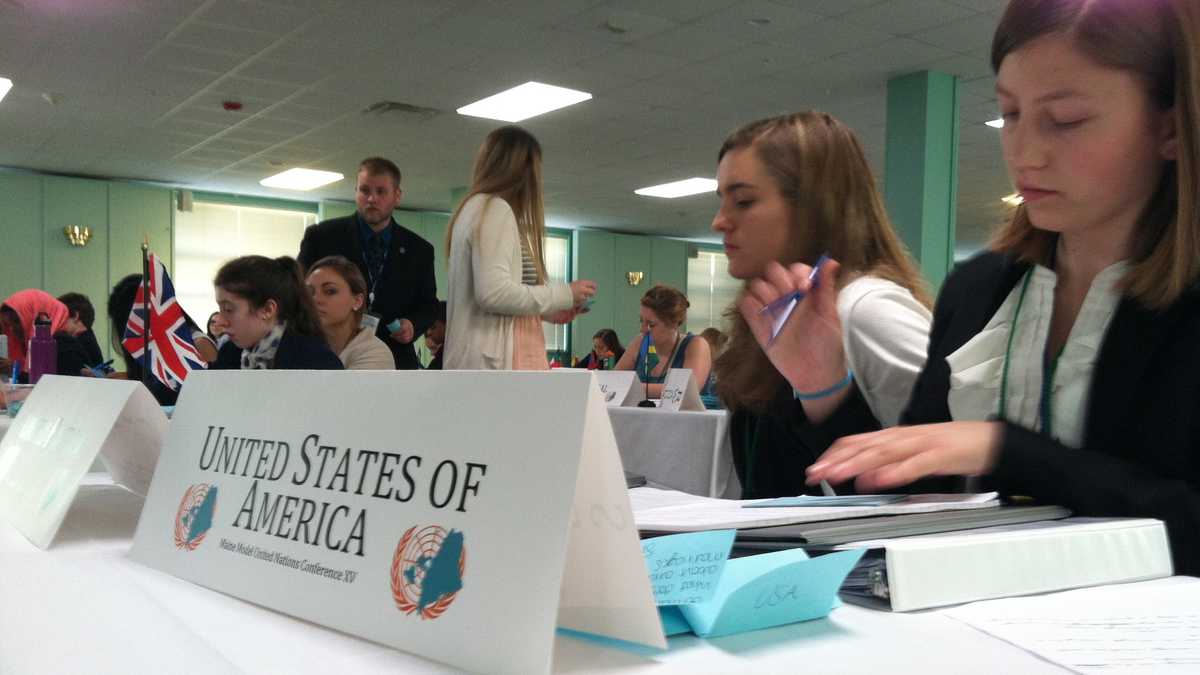 Photos: Students take part in model U.N. program